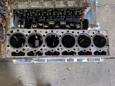 International DT466 Engine Block / Cylinder Block for a 2002 ...