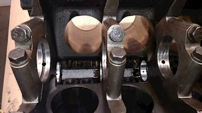 Caterpillar 3208 Engine Block / Cylinder Block For Sale | Kankakee, IL ...