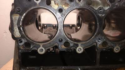 Caterpillar 3208 Engine Block / Cylinder Block For Sale | Kankakee, IL ...