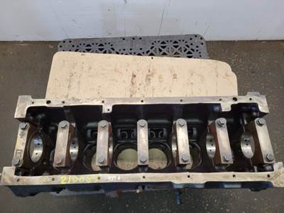 International DT466 Engine Block / Cylinder Block for a 2000 ...