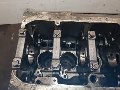 Volvo VED7 Engine Block / Cylinder Block for a 2000 Volvo WXLL For Sale ...