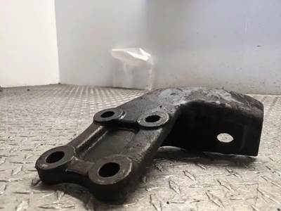 2004 Freightliner M2 106 Engine Mount For Sale | Kankakee, IL | 220677 ...