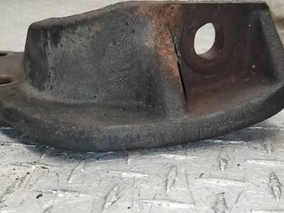 2005 Freightliner M2 106 Engine Mount For Sale | Kankakee, IL | 220639 ...
