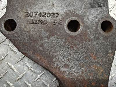 2008 Volvo VNL Engine Mount For Sale | Kankakee, IL | 210135-27 ...