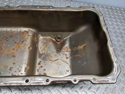 Caterpillar C7 Engine Oil Pan for a 2005 Freightliner FS65 Chassis For ...