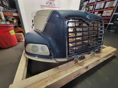 Mack Vision CXN613 Hood for a 2005 Mack CXN613 For Sale | Kankakee, IL ...
