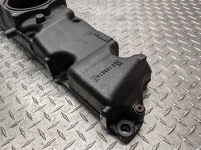 Detroit DD13 Intake Manifold for a 2013 Freightliner Cascadia 125 For ...