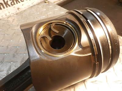 Mercedes-Benz MBE 4000 Piston / Rod for a 2007 Freightliner COLUMBIA ...