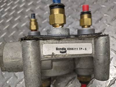 2017 Peterbilt 579 Valve For Sale | Kankakee, IL | 210536-125 ...