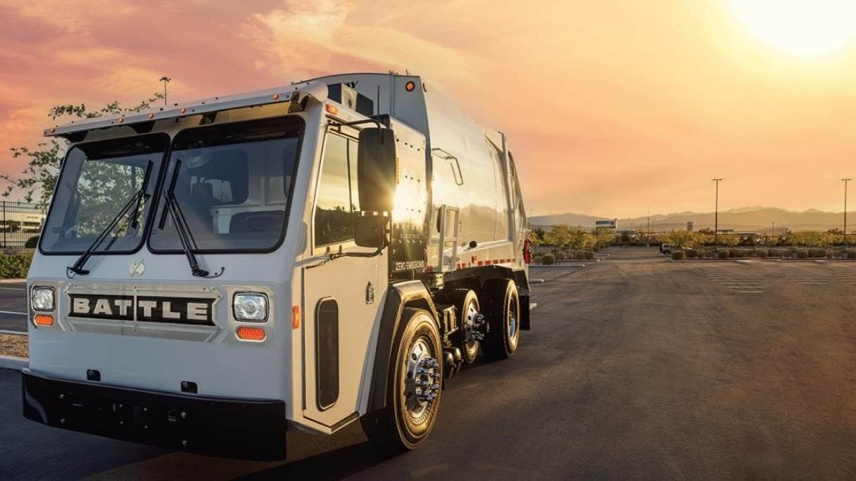 2022 BATTLE MOTORS LETII Tandem Axle Garbage Truck - 380HP, 6 Speed ...
