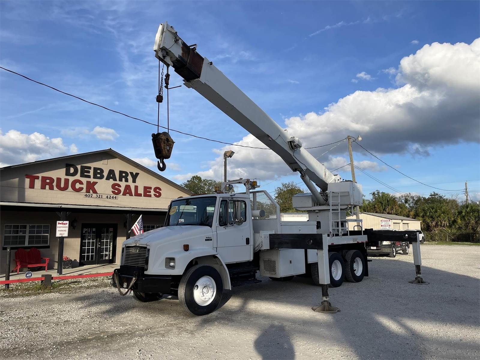 Freightliner FL80 Crane Truck - 2001 NATIONAL 800C Crane, 80ft Reach ...