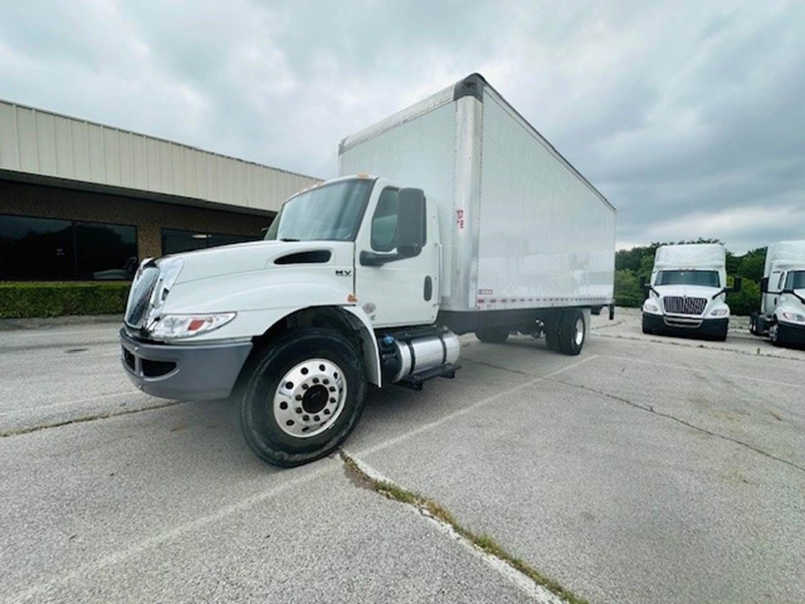 2022 International MV Box Truck - 250HP, 6 Speed Automatic For Sale ...