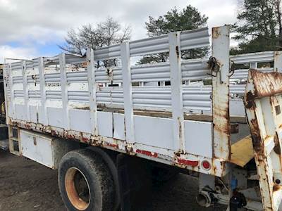Reading 14 FT - OEH-14-D Stake Bed Truck Body For Sale | Springville ...
