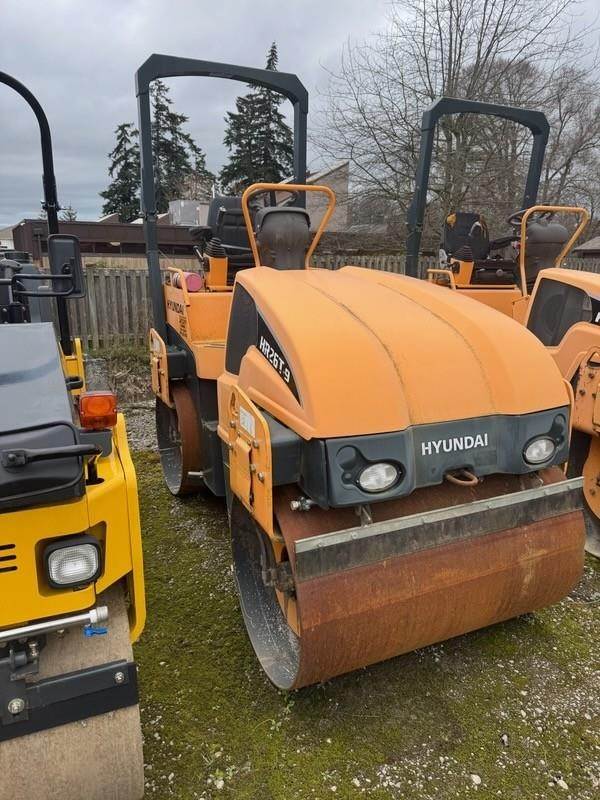 2016 Hyundai HR26T-9 Smooth Drum Roller Compactor For Sale, 330 Hours ...