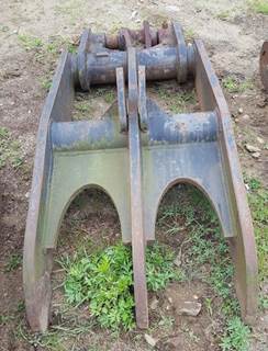 Geith Thumb for Excavator as shown For Sale - Lebanon, ME - Abbott ...