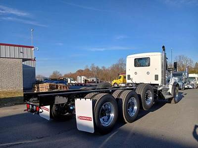 2025 Kenworth T880 Cab & Chassis Truck - Paccar, 455HP, 18 Speed ...