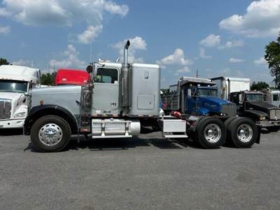 2007 Freightliner FLD120 Classic Sleeper Semi Truck - 48" Flat Top ...