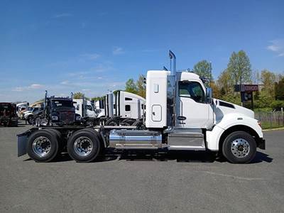 2025 Kenworth T880 Sleeper Semi Truck - 40" Flat Top Sleeper, Paccar ...