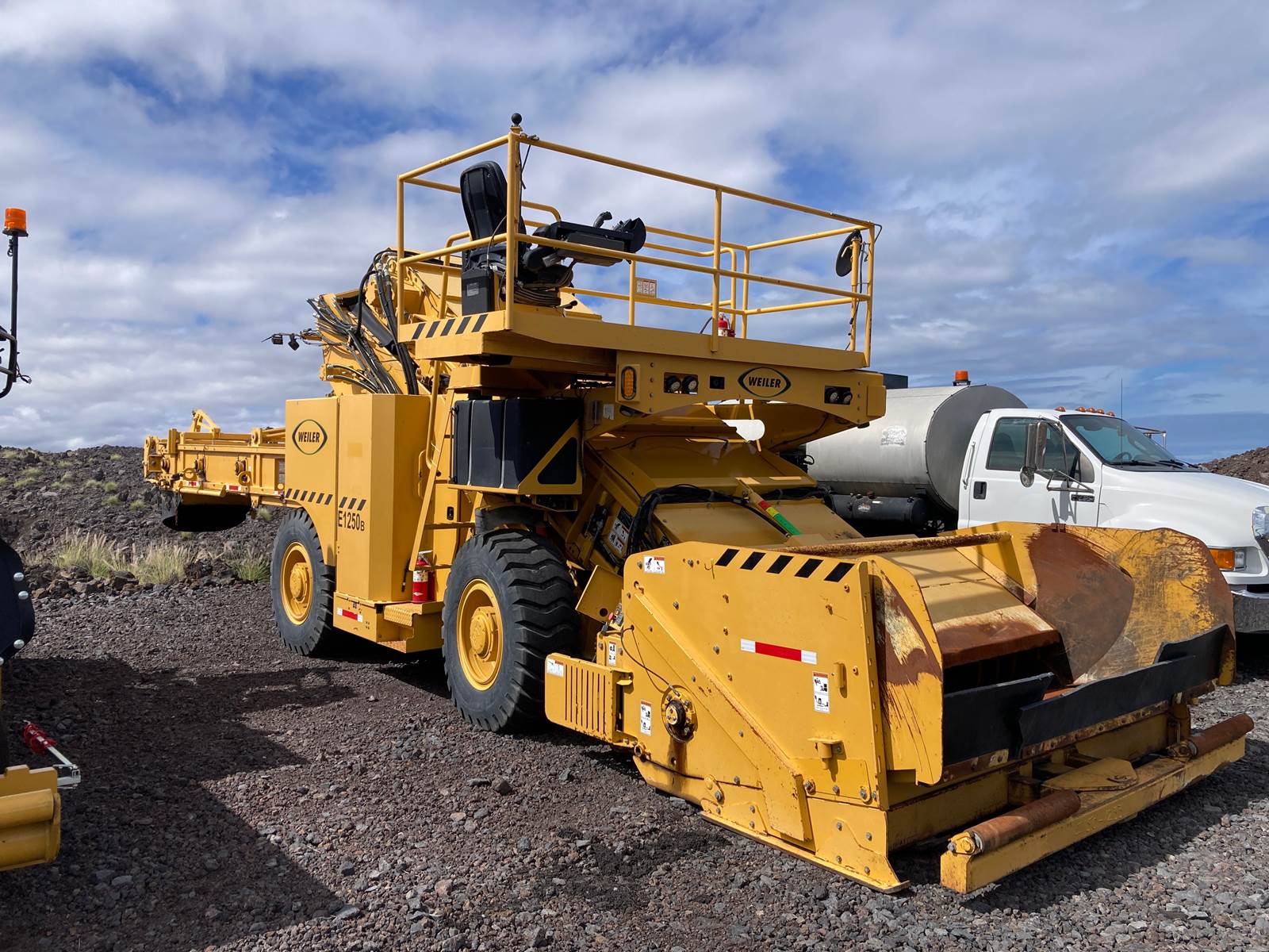 2019 Weiler E1250B Material Transfer Vehicle For Sale, 655 Hours ...