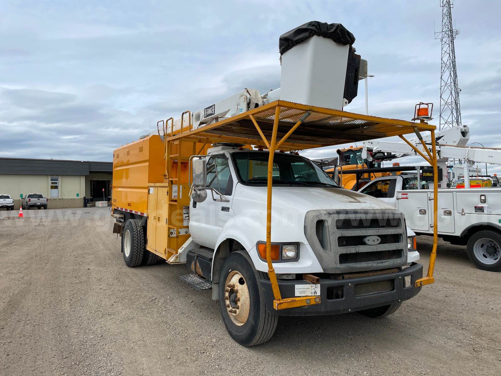 2004 Ford F-750 Boom / Bucket Truck For Sale, 80,304 Kilometers ...