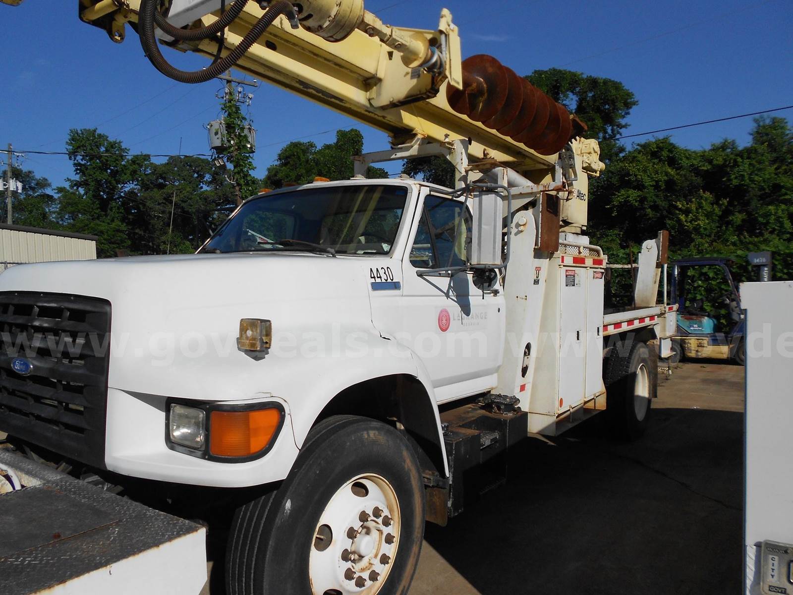 1997 Ford F-800 Digger Derrick Truck For Sale | Lagrange, GA | 575-476 ...