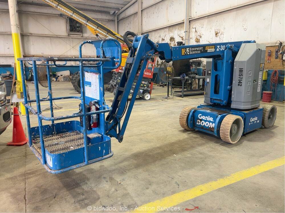 2015 Genie Z-30/20N 30' Electric Articulating Boom Lift Man Aerial ...