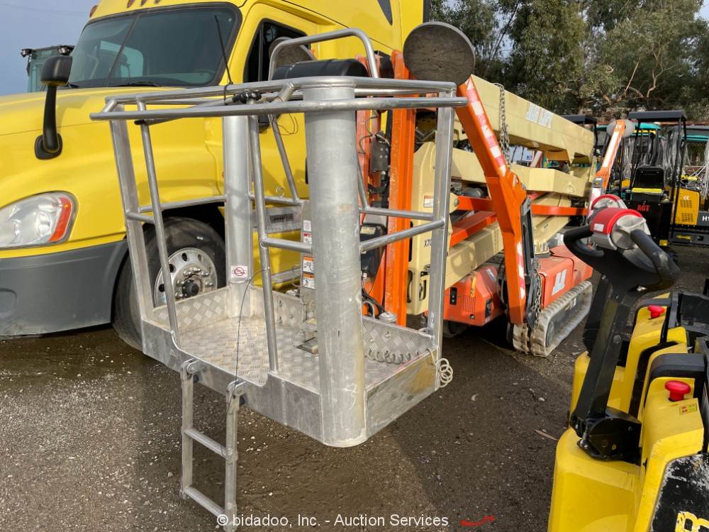 2012 JLG X700AJ 60' Electric Crawler Articulating Boom Lift bidadoo ...