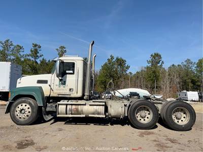 2012 Mack Pinnacle T/A Daycab Semi Truck Tractor Diesel Manual Wet Kit ...