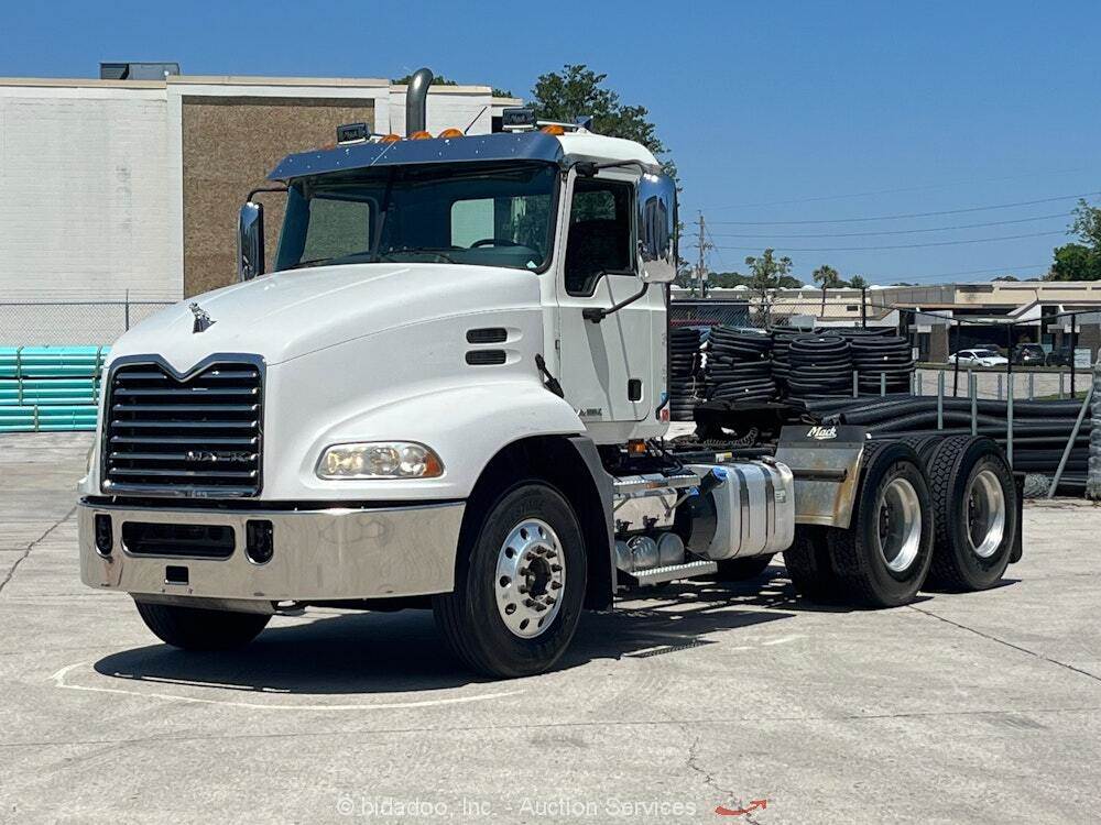 2015 Mack CXU613 T/A Day Cab Truck Tractor Semi MP8-415C M/T 10-Speed ...