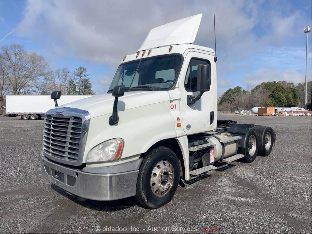 2015 Freightliner Cascadia T/A Day Cab Truck Tractor Detroit DD13 M/T ...