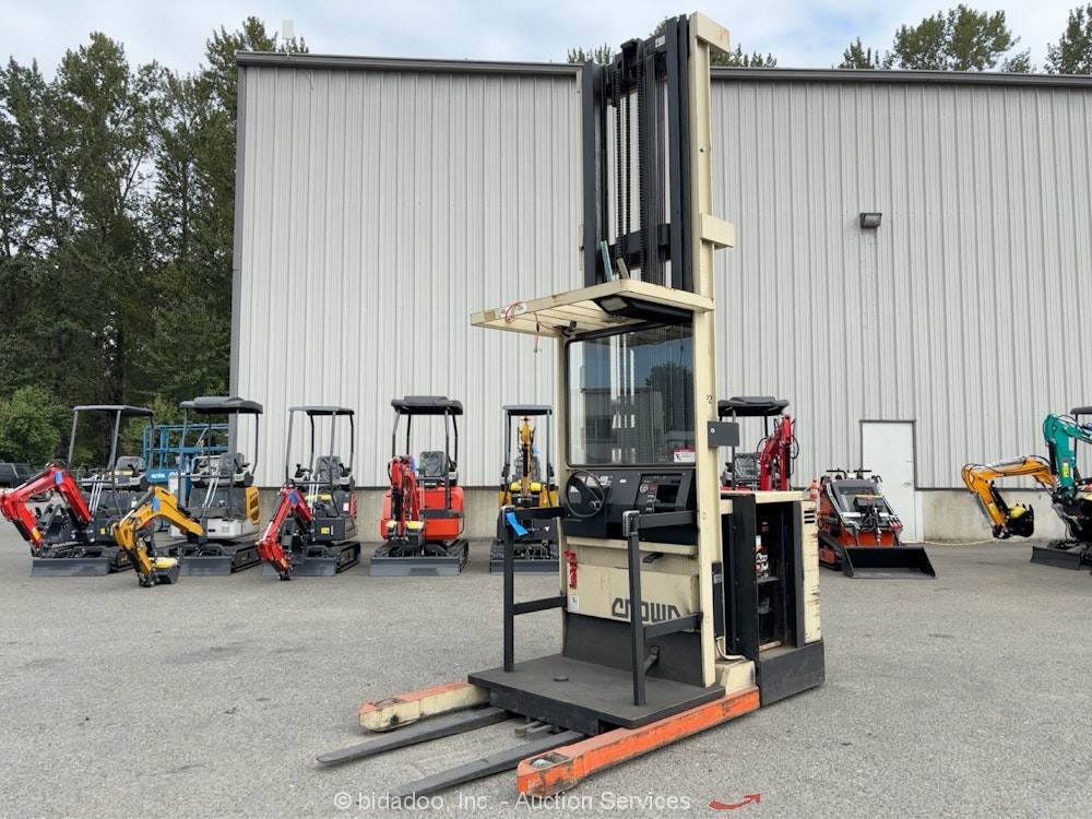 2003 Crown 15SP48TT 1,500 lbs Electric Forklift Order Picker Lift Truck ...