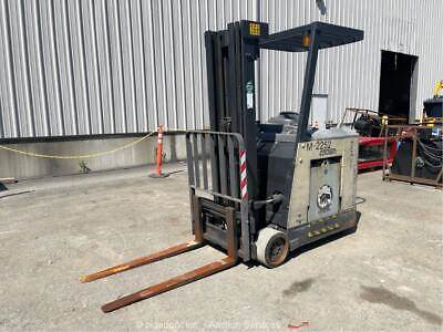 Crown RC3020-40 Electric 3,700 LB Forklift 3-Wheel Fork Lift Truck 36V ...