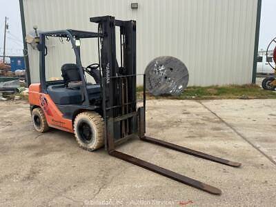 Toyota 8FDU32 6,000 lb Class Industrial Forklift Lift Truck Long Fork ...