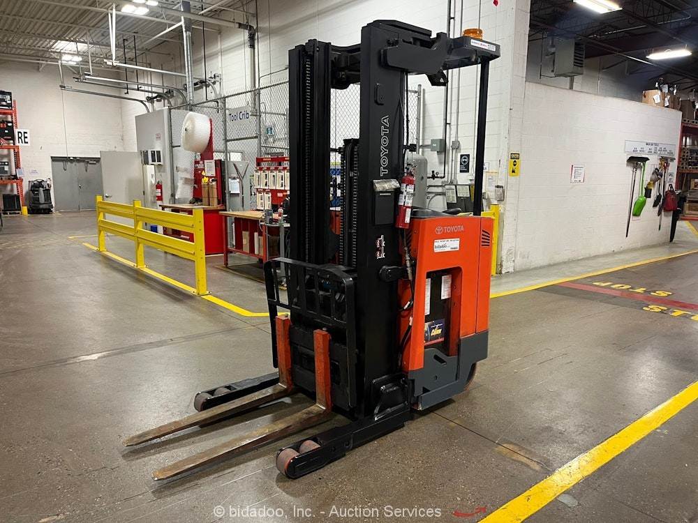 2017 Toyota 9BRU18 3,500lb Electric Warehouse Reach Forklift 24 VDC ...