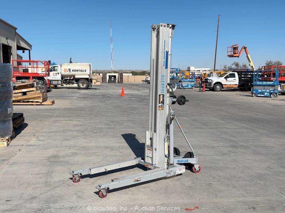 2019 Genie SLC-18 18' Superlift Contractor Material Lift Duct Jack ...