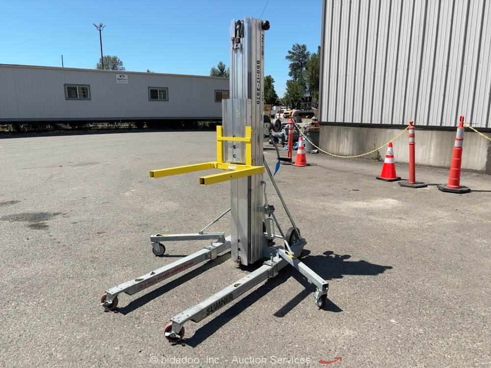2017 Sumner 2118 18' Portable Material Lift Hoist 650 lbs Capacity ...