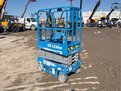 2020 Genie GS-1330M 13' Electric Scissor Lift Manlift Aerial Platform ...