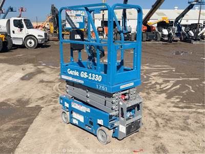2020 Genie GS-1330M 13' Electric Scissor Lift Manlift Aerial Platform ...