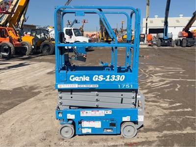 2020 Genie GS-1330M 13' Electric Scissor Lift Manlift Aerial Platform ...