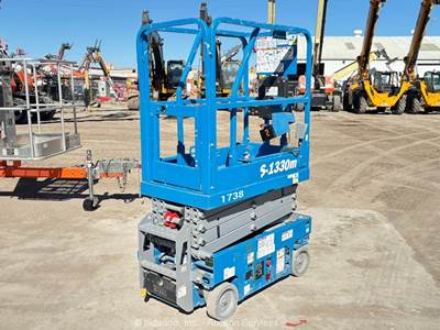 2020 Genie GS-1330m 13' Electric Scissor Lift Man Aerial Work Platform ...