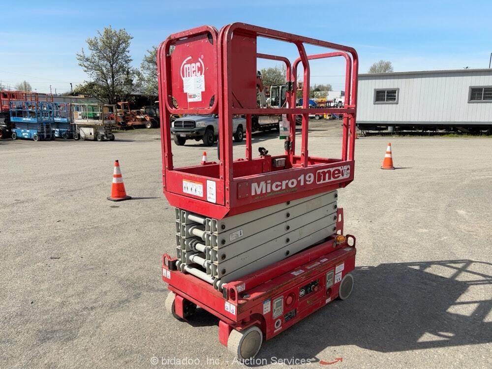2019 MEC Micro19 19' Electric Scissor Lift Man Aerial Platform Manlift ...