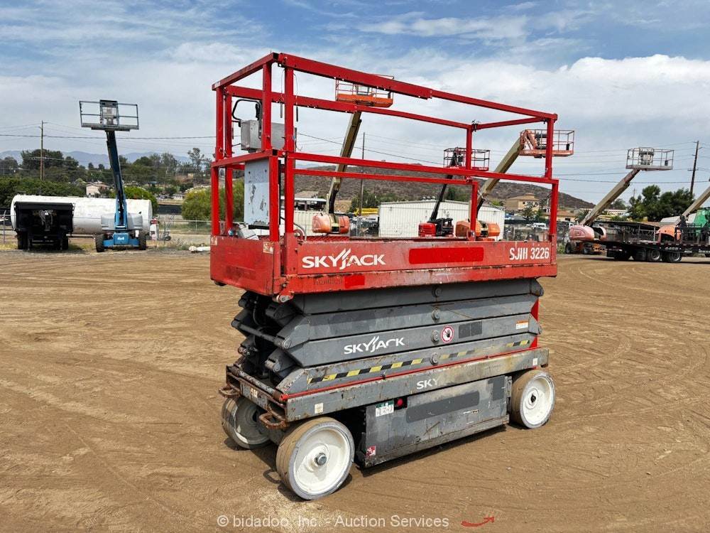 2014 Skyjack SJIII 3226 26' Electric Scissor Lift Man Aerial Platform ...