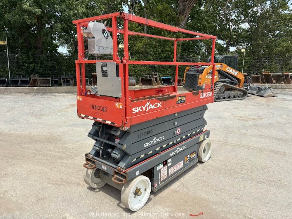 2017 Skyjack SJIII 3226 26' Electric Scissor Lift Man Aerial Platform ...