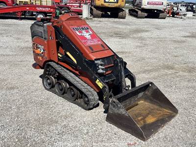 2017 Ditch Witch SK600 Stand-on Skid Steer Track Loader Aux Hyd Kubota ...