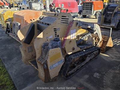 2023 Vermeer S925TX Stand On Skid Steer Track Loader Crawler Forks ...