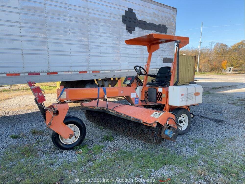 2017 Laymor SM300 8' Towable Ride-On Broom Street Sweeper Kubota ...