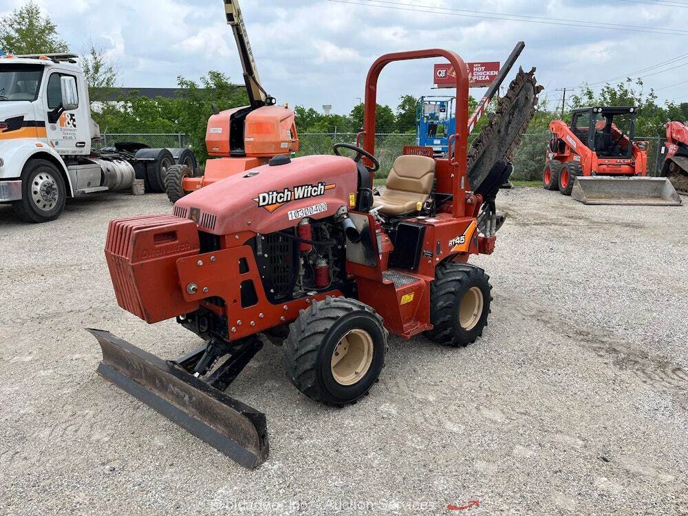 2020 Ditch Witch RT45 4WD Ride-On Trencher Tractor 4-Way Blade Diesel ...