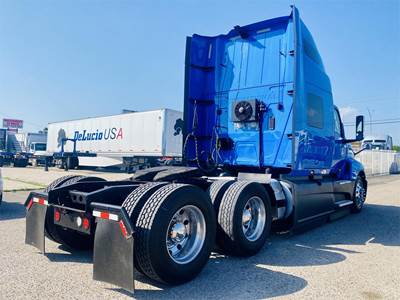 2018 International LT Tri Axle Sleeper Semi Truck - Mid Roof Sleeper ...