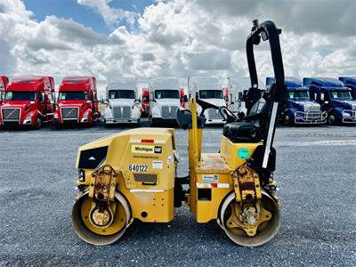 2010 Caterpillar CB24 Smooth Drum Roller Compactor For Sale, 3,669 ...