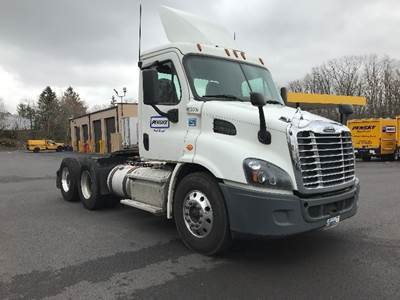 Freightliner Day Cab Semi Trucks For Sale | MyLittleSalesman.com